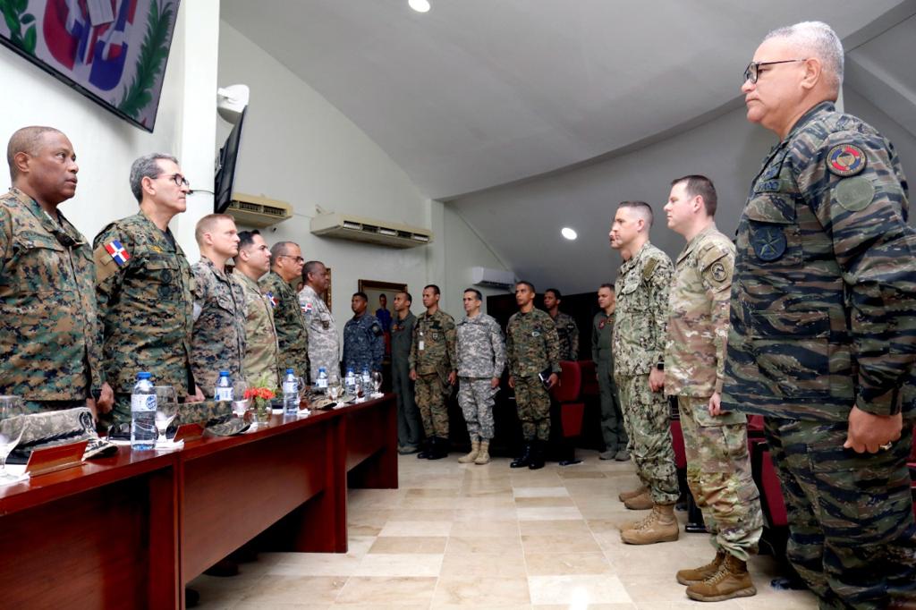 Comandos de Fuerzas Especiales de RD culminan curso para combatir ...