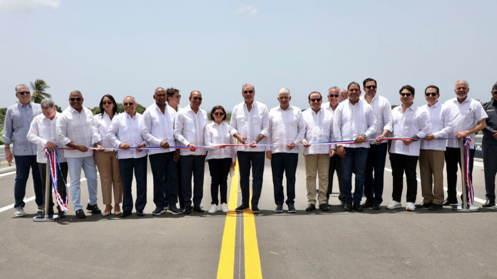 Presidente Abinader inaugura circunvalación de Baní: 19.8 kilómetros ...